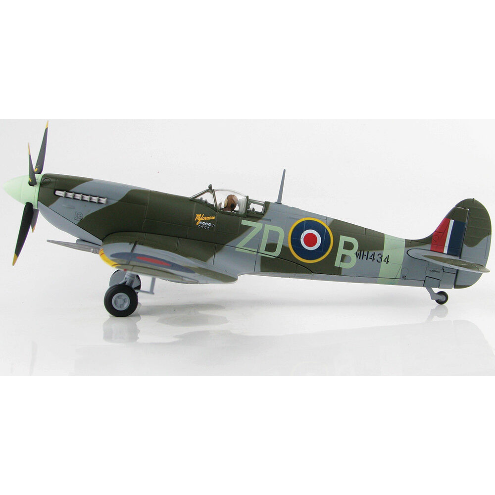 Spitfire IX 1/48 Die Cast Model | Military Issue Collectibles
