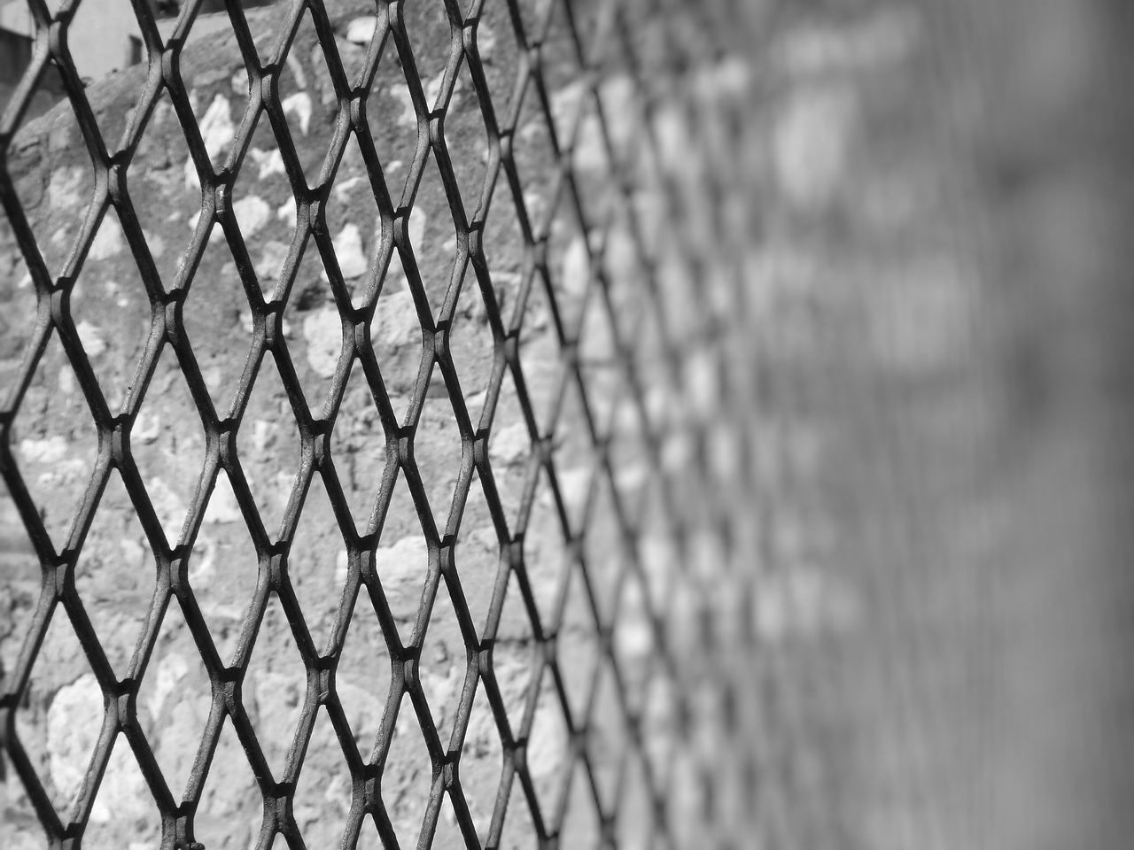 Comment choisir votre grille caillebotis ? - GRILLE METAL DEPLOYE