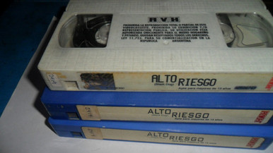AVH VHS Alto Riesgo (Black Dog)