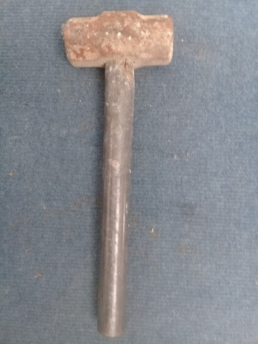 Orthogonal Sledgehammer with Pipe Handle