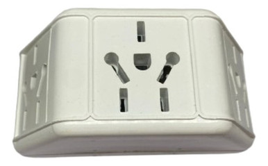 VR Pyramid Multinorma Triple Plug Adapter