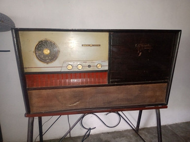 General Electric Turntable and Radio