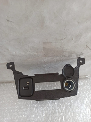 GM Tracker USB + Auxiliary Input / DC 12V Charger Entry