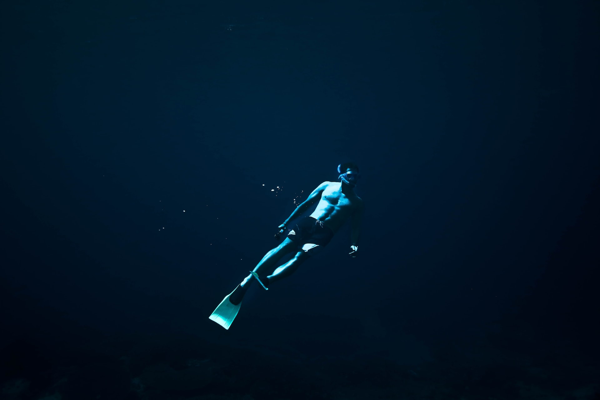 Here’s the Whys and Hows of Wearing Snorkeling Fins - Snorkel-Mart