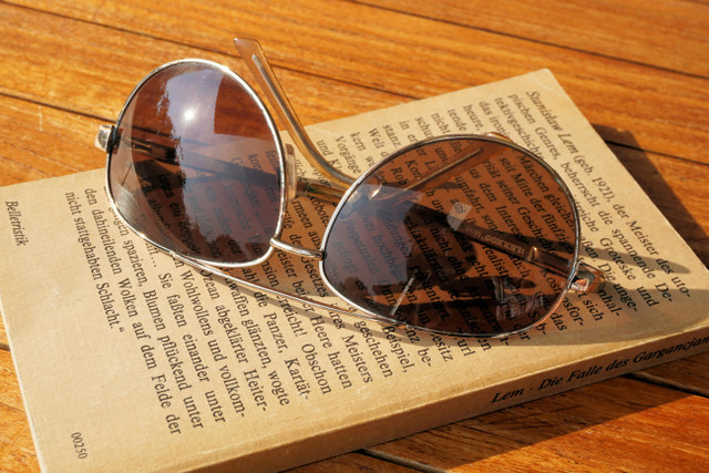 Are Plastic Aviator Sunglasses Making A Comeback? - WebEyeCare