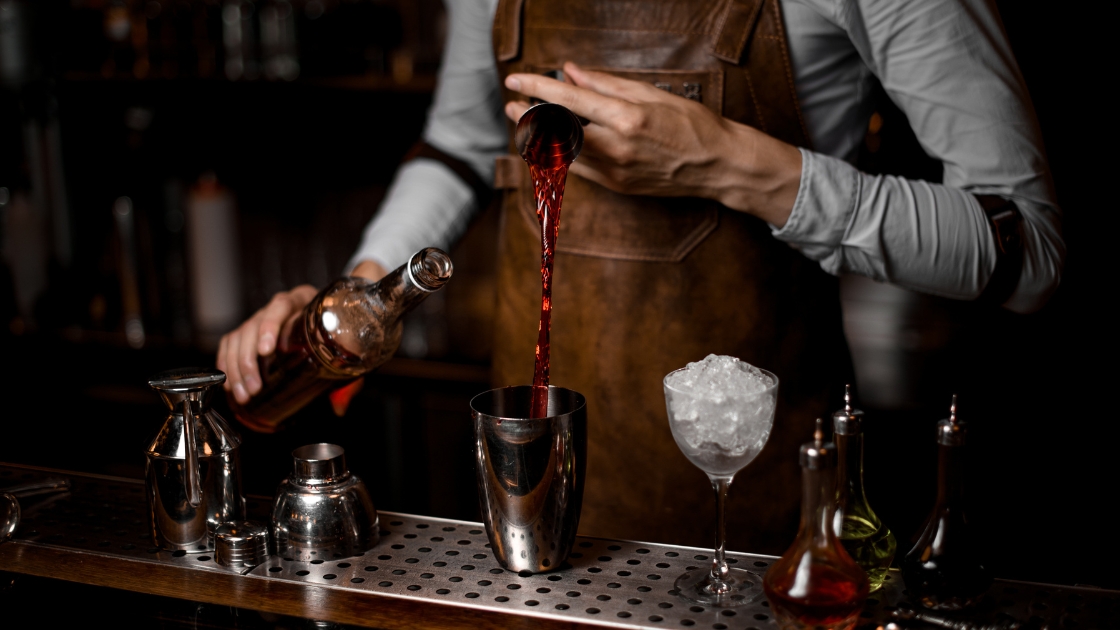 5 Reasons Every Bartender Needs a Leather Apron - The Green Tanners