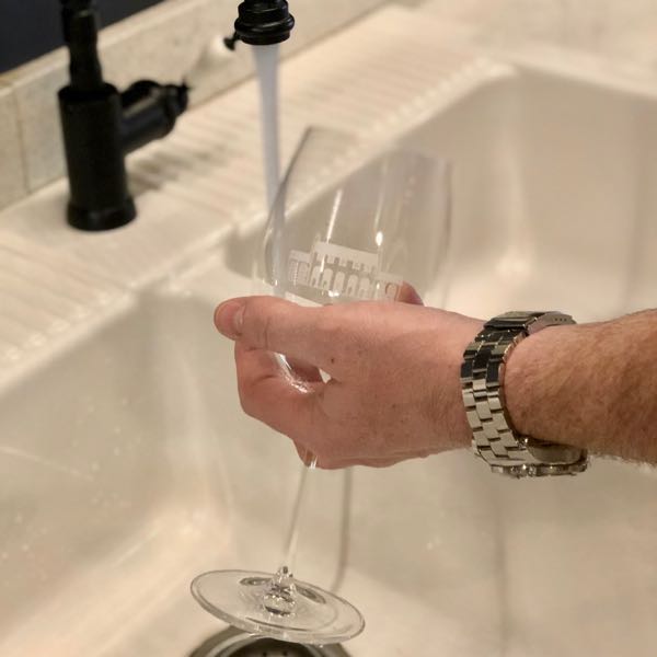 How to Wash Your Wine Glasses - Abino Mills