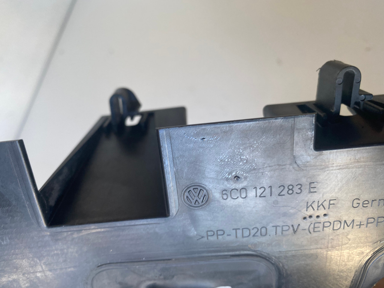VW POLO 6R LATE USED LH AIR SHOOT 6C0 121 283 E - Parts 4 European Cars