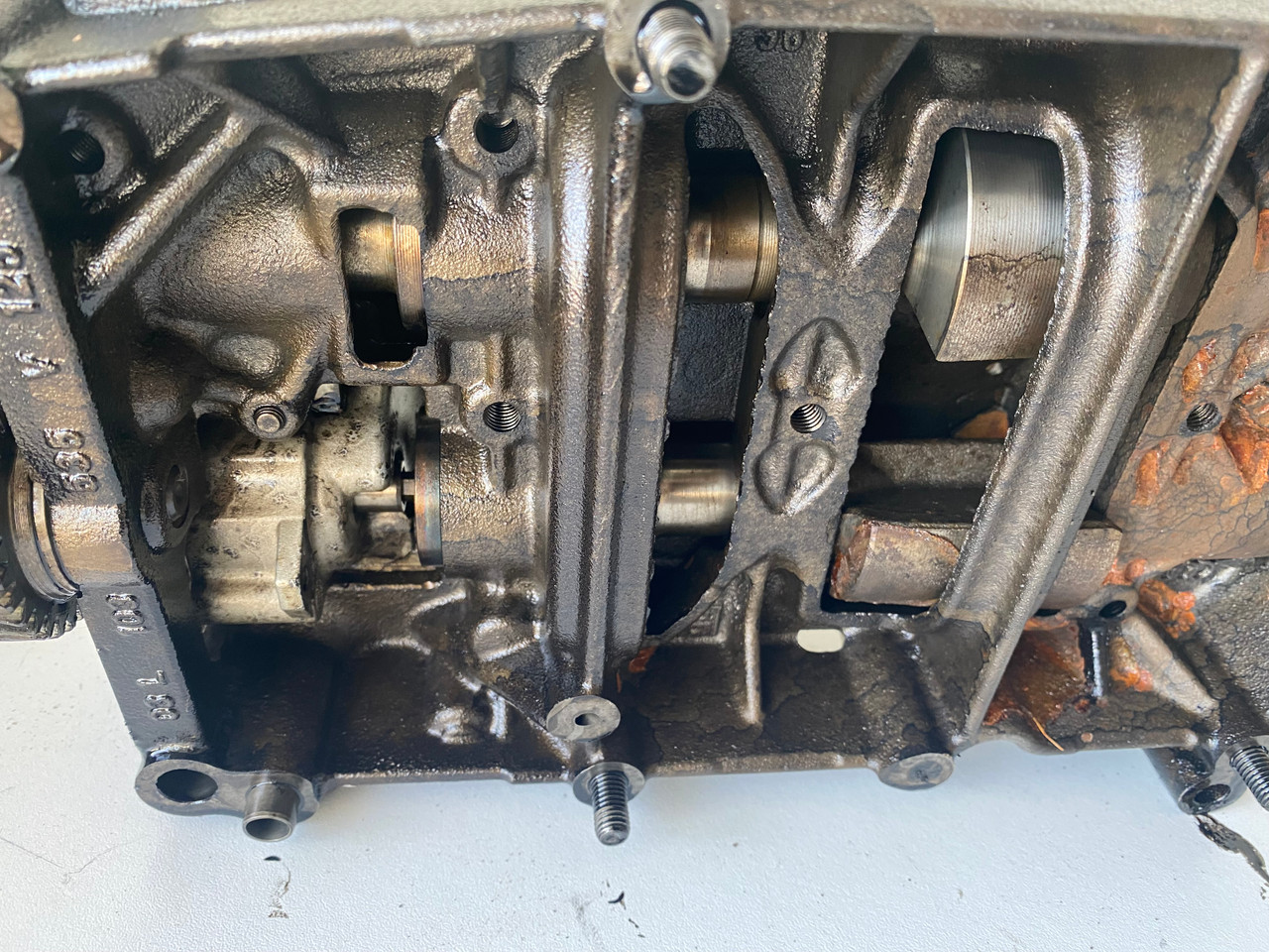 VW AMAROK 2L TDI TRANSPORTER ENGINE USED ENGINE OIL PUMP WITH BALANCE ...
