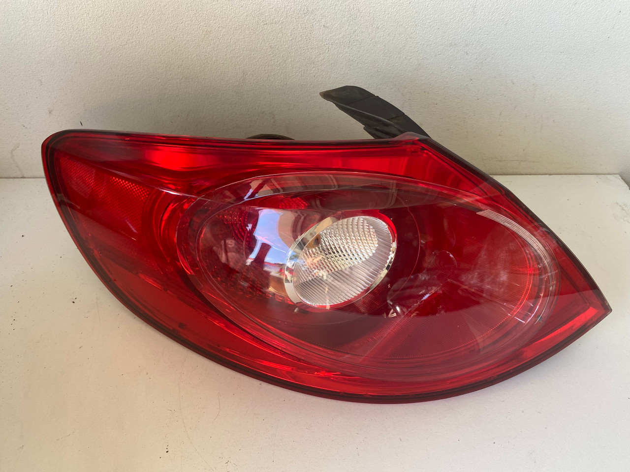 VW PASSAT CC USED LH OUTER TAIL LIGHT 3C8 945 095 D - Parts 4 European Cars