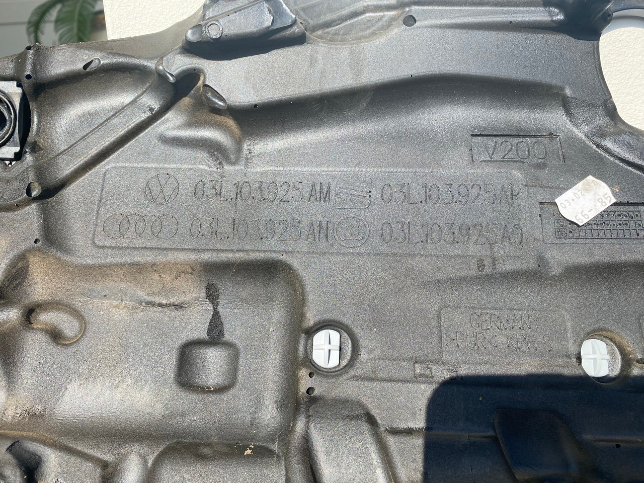 VW PASSAT GOLF 2L TDI CBBB ENGINE USED TOP ENGINE COVER 03L 103 925 AM ...