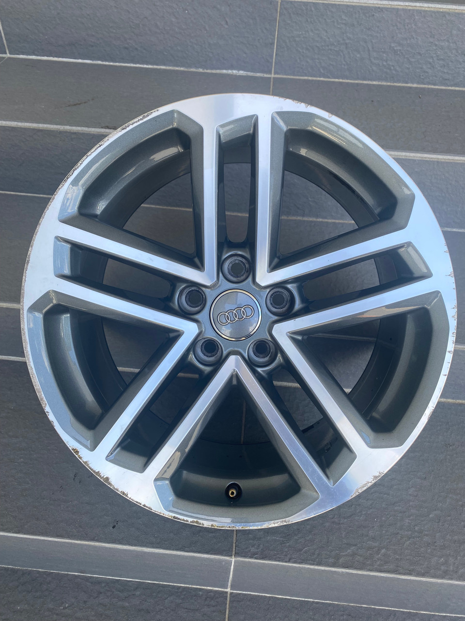 AUDI A3 8V USED 18 INCH MAG WHEEL 8V0 601 025 DG - Parts 4 European Cars