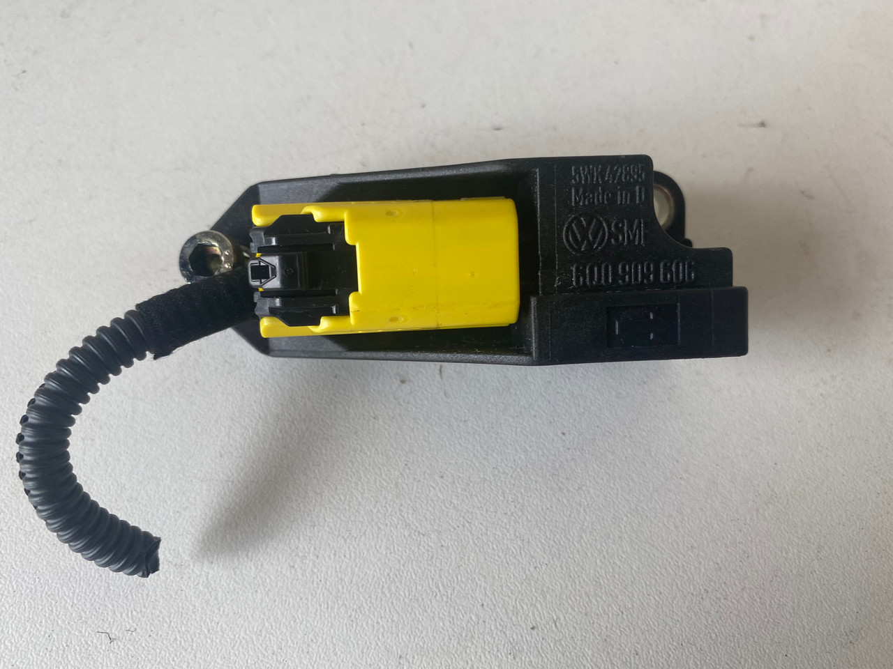 VW GOLF MK4 POLO 9N USED AIRBAG CRASH SENSOR 6Q0 909 606 - Parts 4 ...