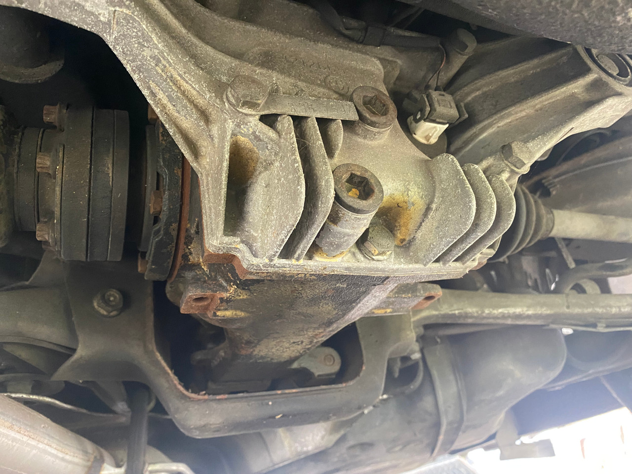 BMW E36 318IS AUTO USED DIFF 3.38 RATIO - Parts 4 European Cars