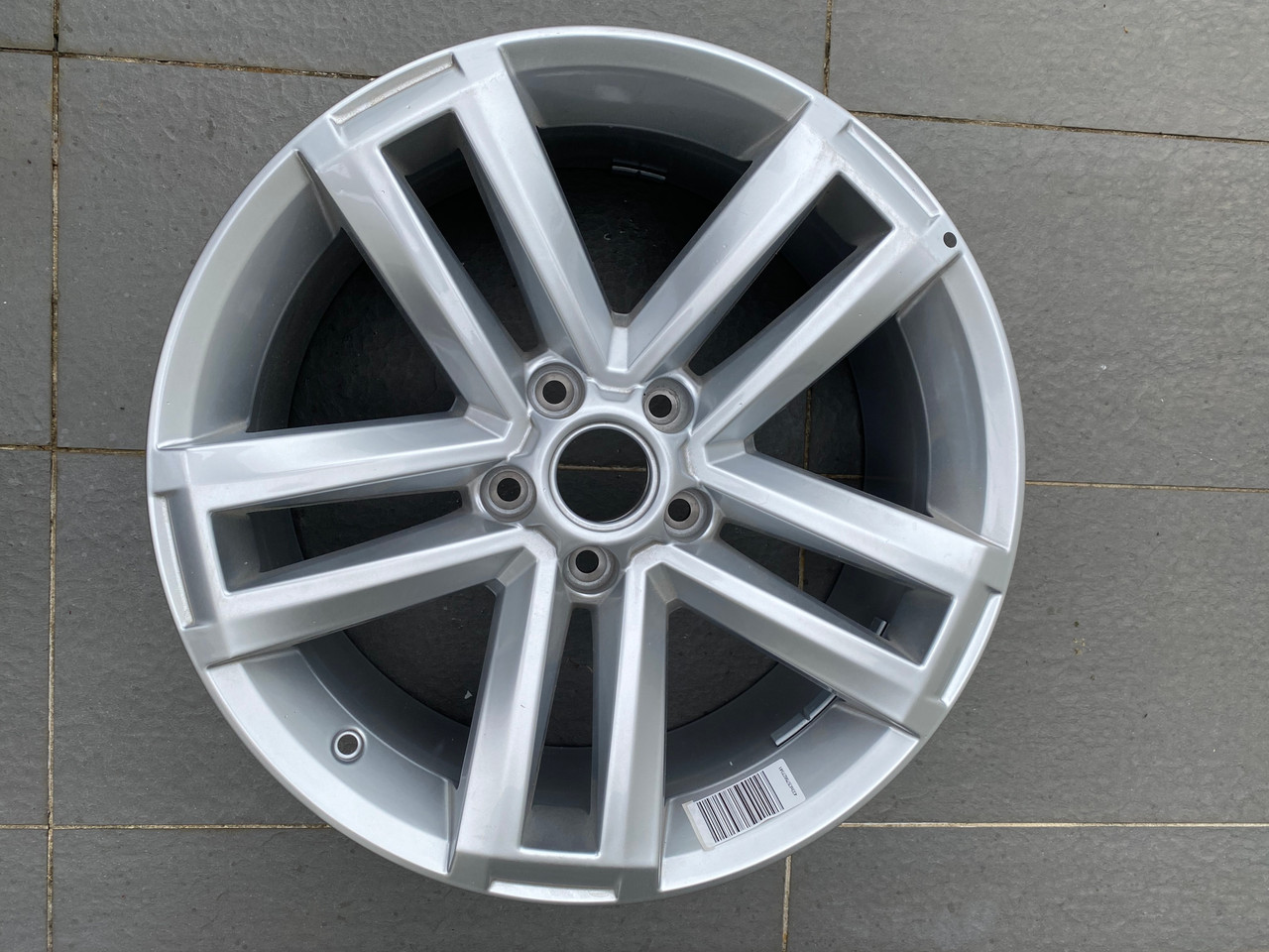 VW AMAROK NEW GENUINE 19INCH MAG WHEEL 2H0 601 025 AD - Parts 4 ...