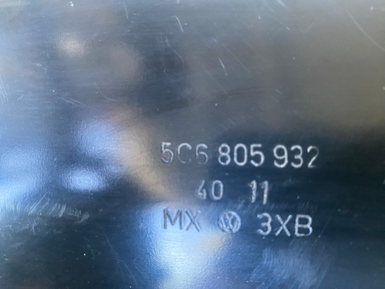 VW JETTA 2011 ON USED RH HEADLIGHT TOP BRACKET 5C6 805 932 - Parts 4 ...