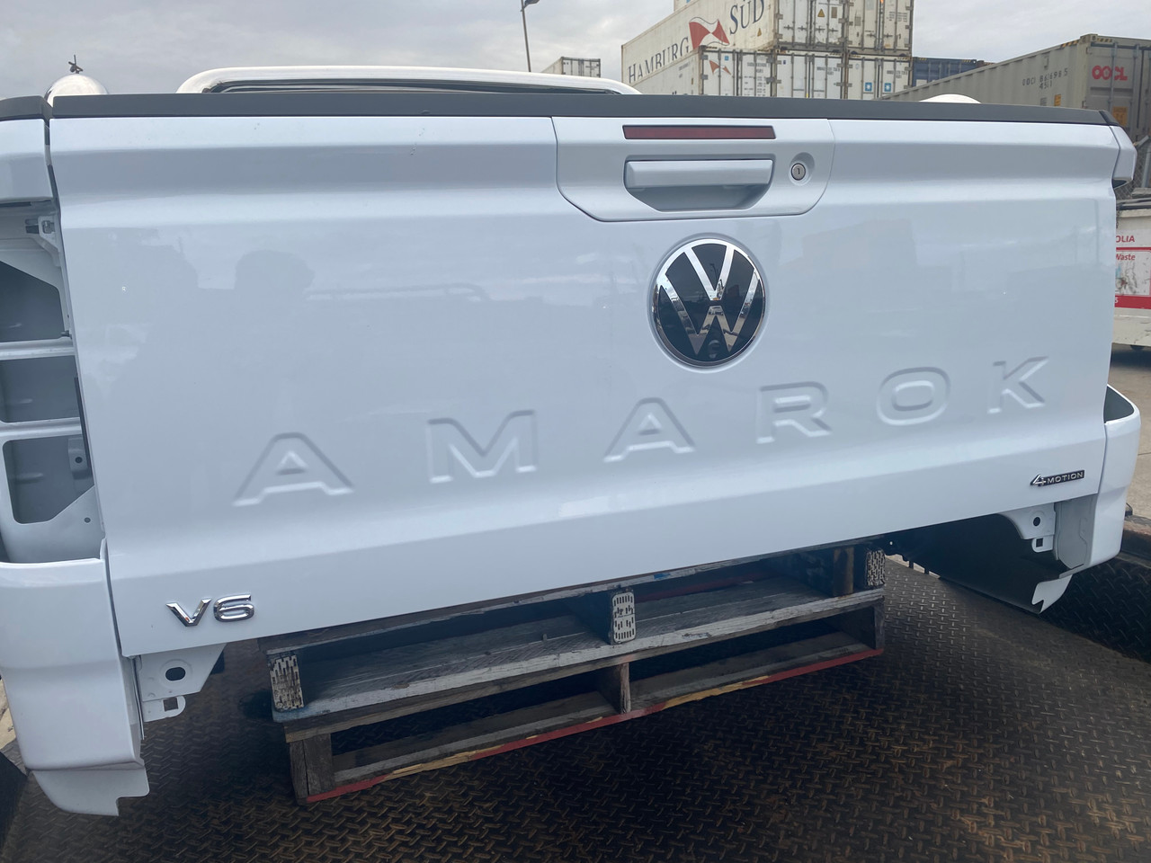 VW AMAROK 2024 V6 USED TAILGATE SHELL IN WHITE 2E / 9F0 PAINT CODE ...