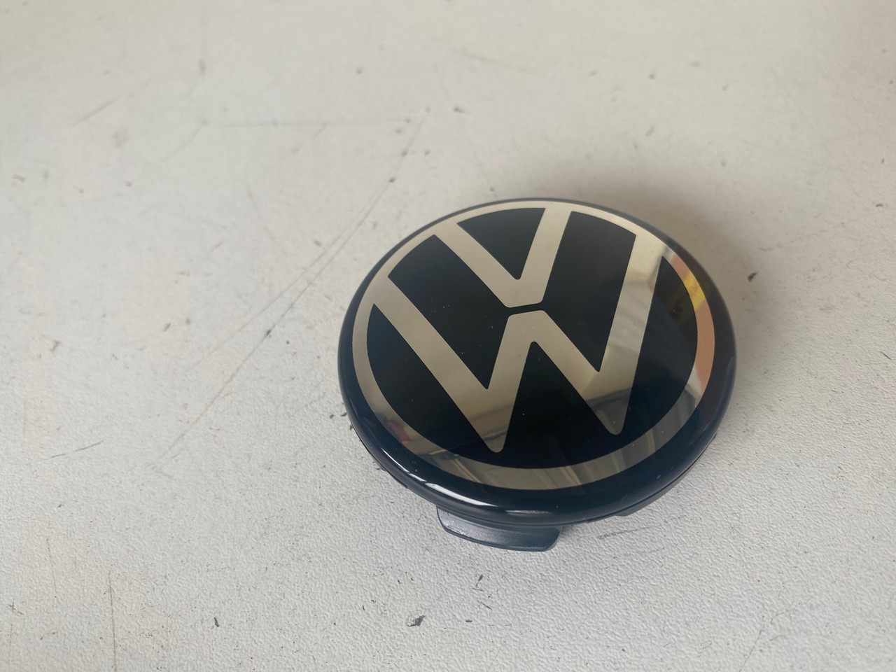 VW AMAROK 2024 USED GENUINE CENTRE WHEEL CAP N1XC - 1003 AA