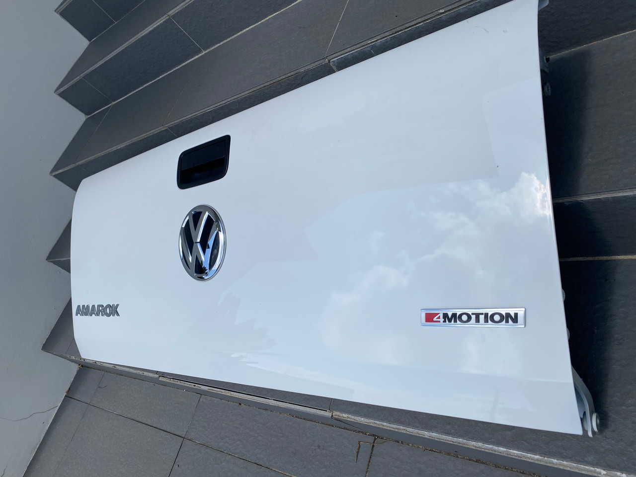 VW AMAROK 2011-2022 USED TAILGATE IN WHITE