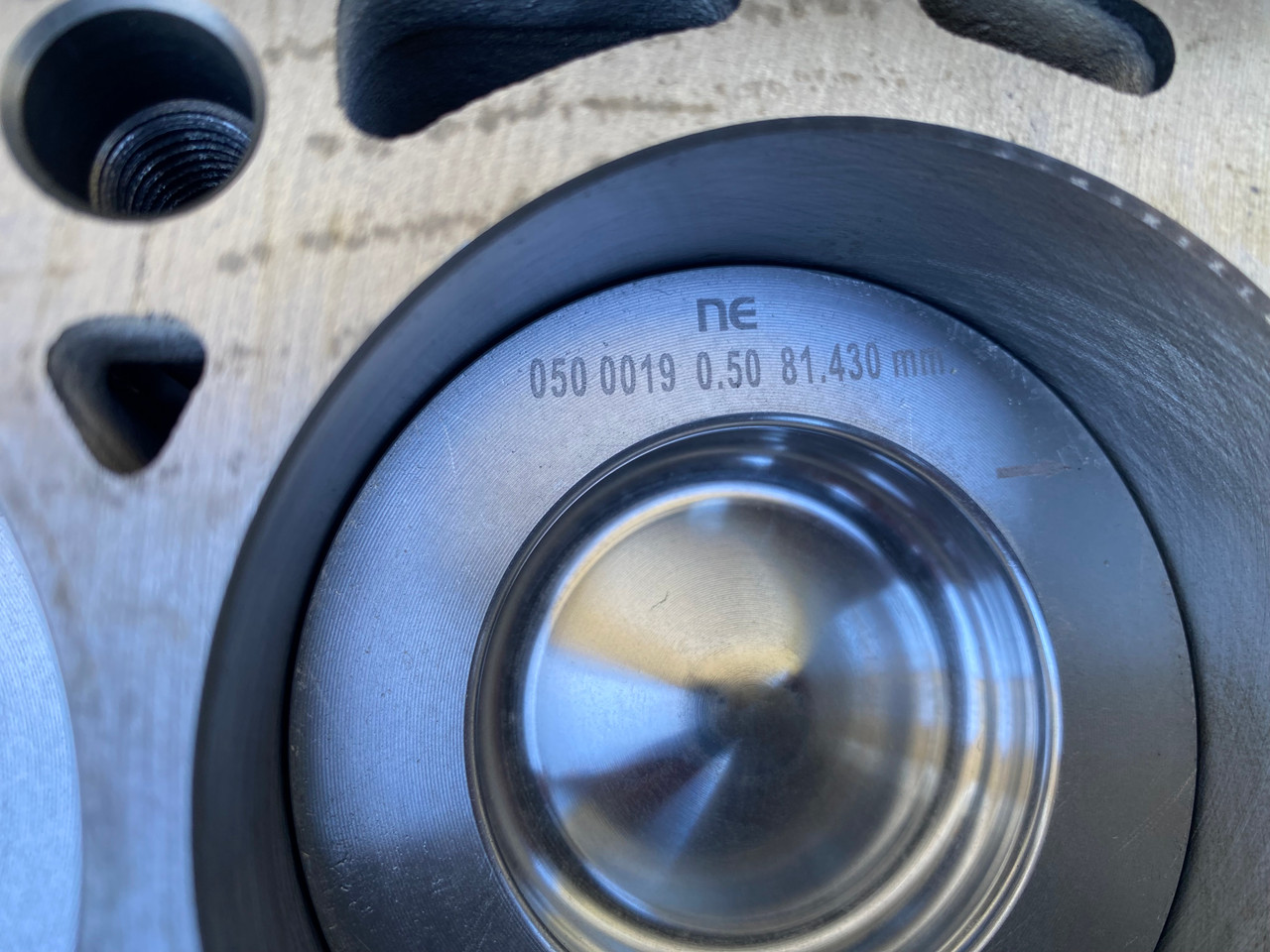 VW AMAROK 2L TDI CSH AUTO TYPE REFURBISHED ENGINE BOTTOM END 03L 021 AP