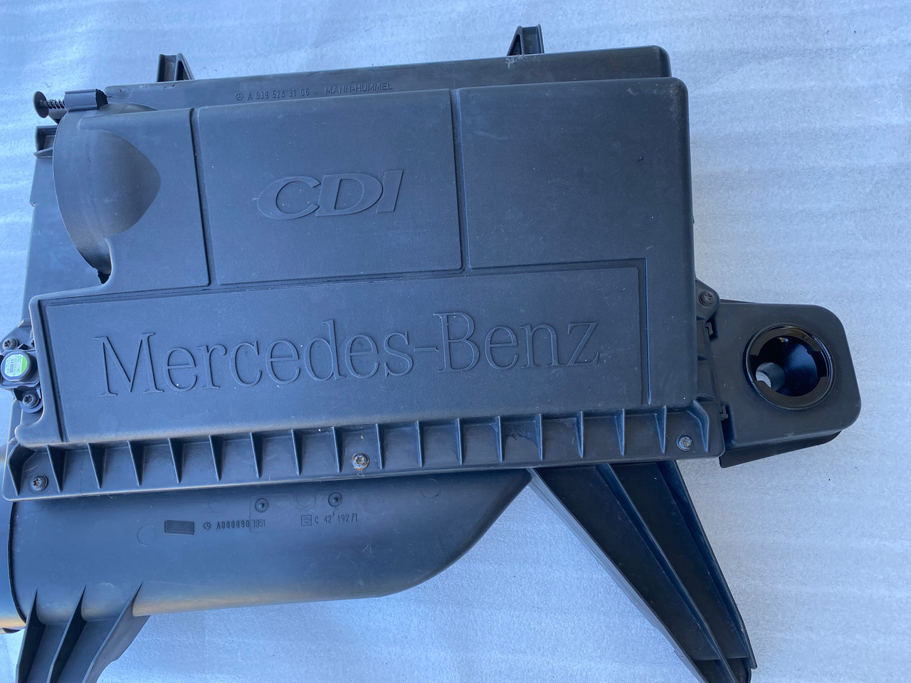 MERCEDES VITO CDI 2011-2015 USED FILTER BOX A0000903851
