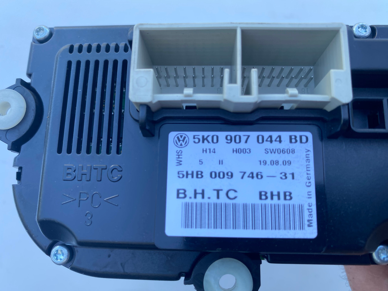 VW GOLF MK6 USED CLIMATE CONTROL PANEL WITH SEAT HEATERS 5K0 907 044 BD