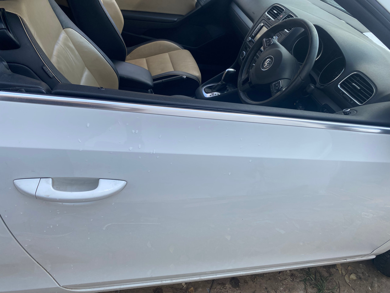 VW GOLF MK6 CONVERTIBLE USED RH DOOR SHELL IN WHITE C9A PAINT CODE
