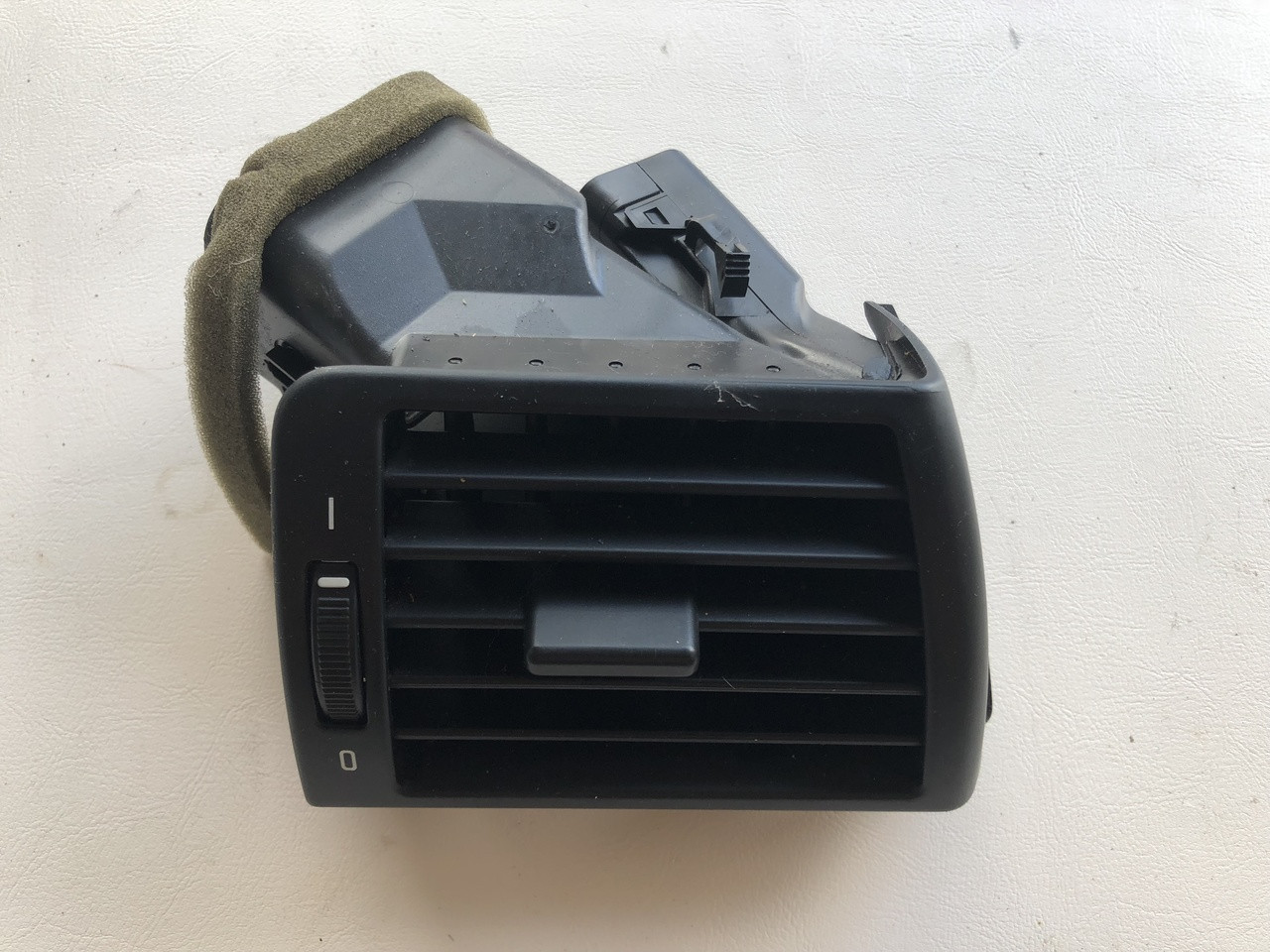 BMW E46 2001-2005 USED RH AIR VENT 64.22-8 361 898 - Parts 4 European Cars