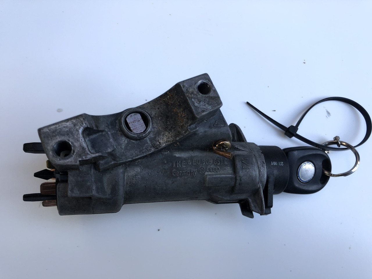 VW GOLF MK4 1998-2000 USED IGNITION BARREL AND KEY 4B0 905 851 C ...