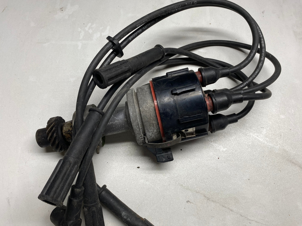VW GOLF MK3 2L USED IGNITION DISTRIBUTOR 037 905 205 L - Parts 4 ...