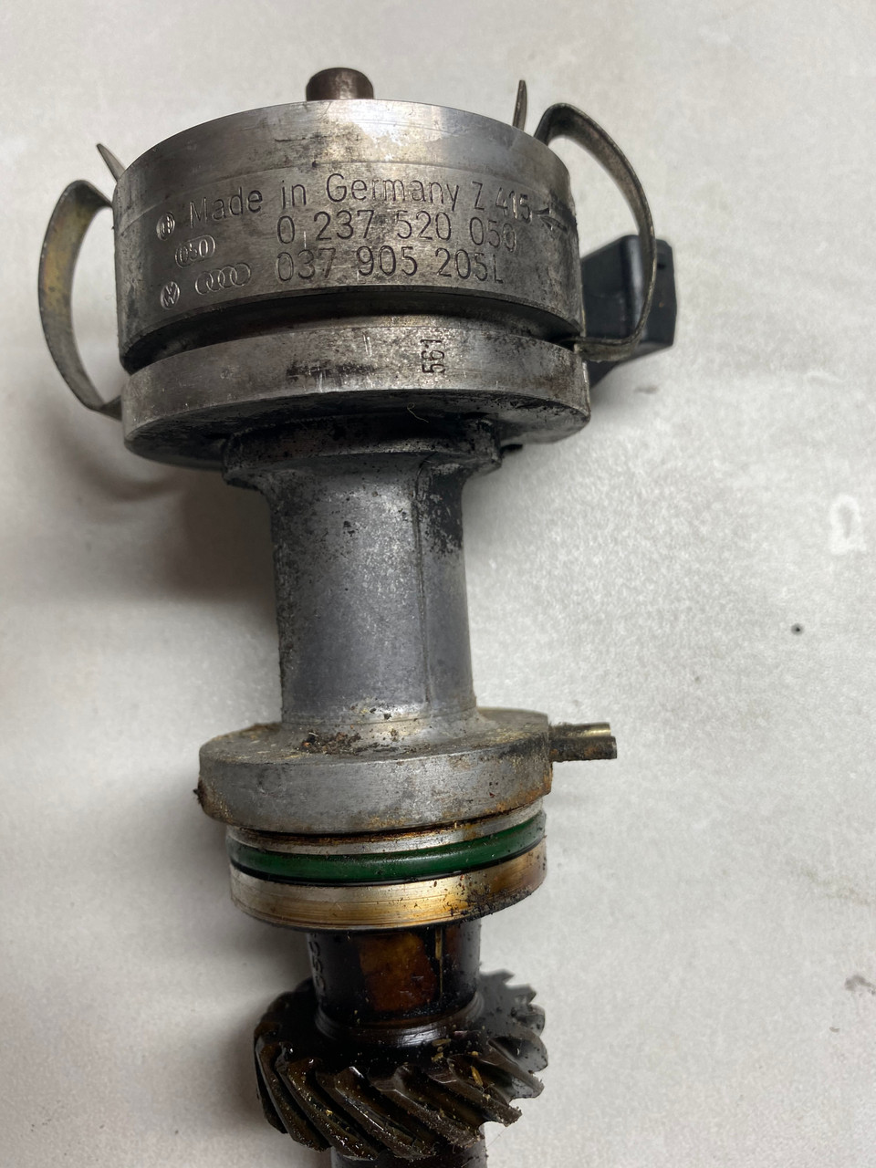 VW GOLF MK3 USED IGNITION DISTRIBUTOR 037 905 205 L - Parts 4 European Cars