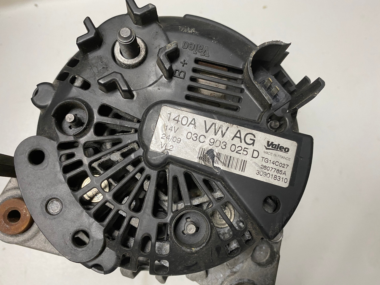 VW GOLF MK6 USED ALTERNATOR 03C 903 025 D - Parts 4 European Cars