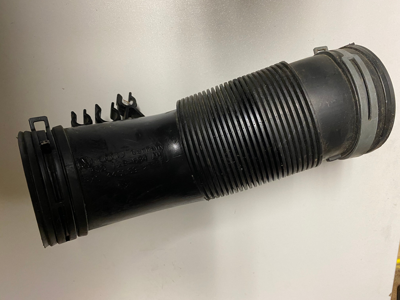VW BORA V6 TRANSPORTER USED AIR INTAKE HOSE 1J0 129 684 AH - Parts 4 ...