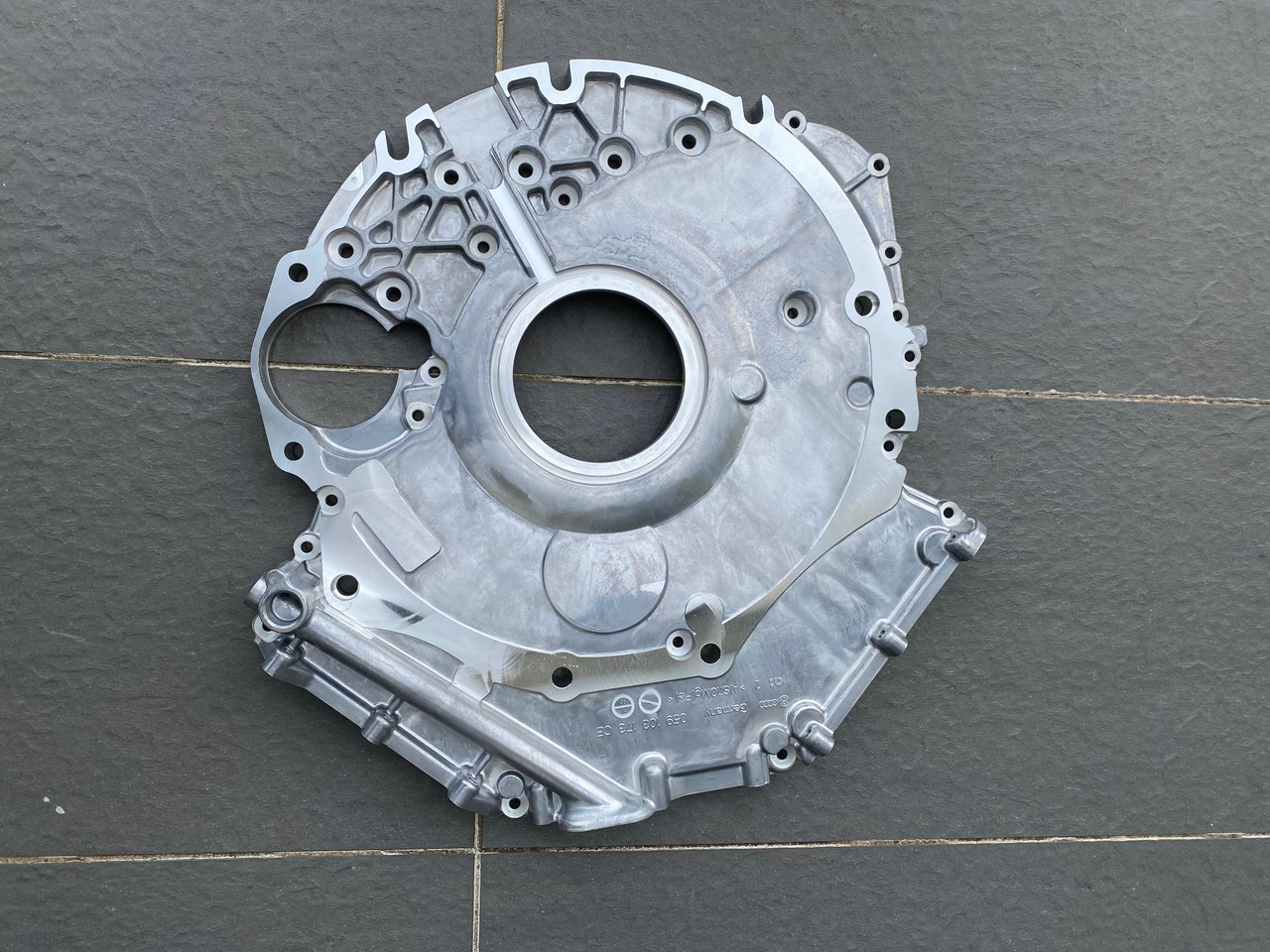 AUDI V6 TDI REAR MAIN SEAL RETAINER 059 103 171 BL CE - Parts 4 ...