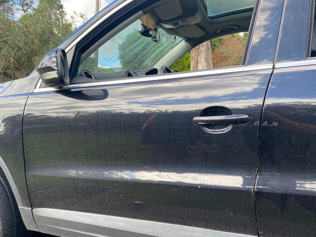 VW TIGUAN 5N USED LHF DOOR SHELL IN BLACK C9X PAINT CODE - Parts 4 ...