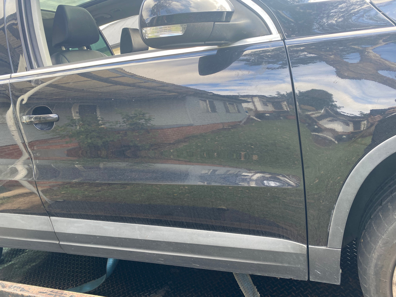 VW TIGUAN 5N USED RHF DOOR SHELL IN BLACK C9X PAINT CODE - Parts 4 ...