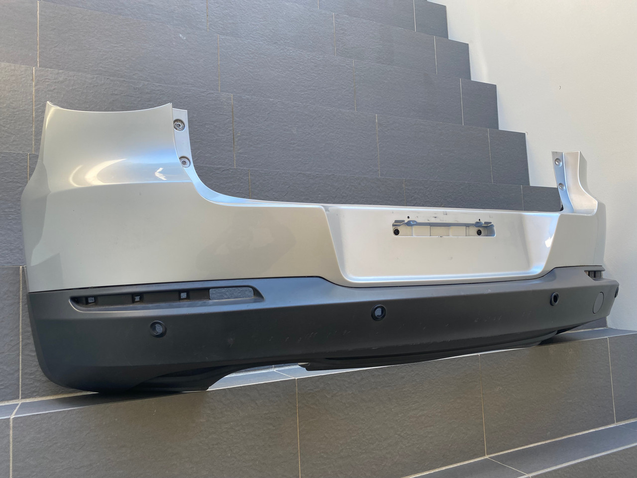 VW TIGUAN 5N EARLY USED REAR BAR COVER IN SILVER A7W PAINT CODE - Parts ...