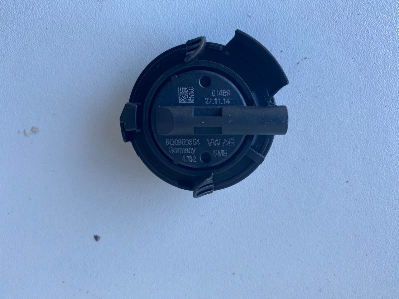 VW GOLF MK7 TIGUAN A3 USED AIRBAG CRASH SENSOR 5Q0 959 354 - Parts 4 ...