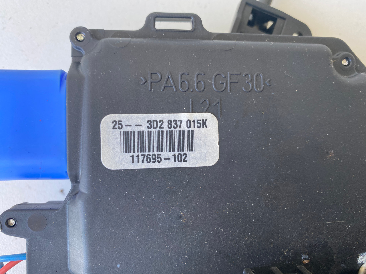 VW GOLF MK5 / JETTA TOUAREG LHF USED DOOR LOCK MECHANISM 3D2 837 015 K ...