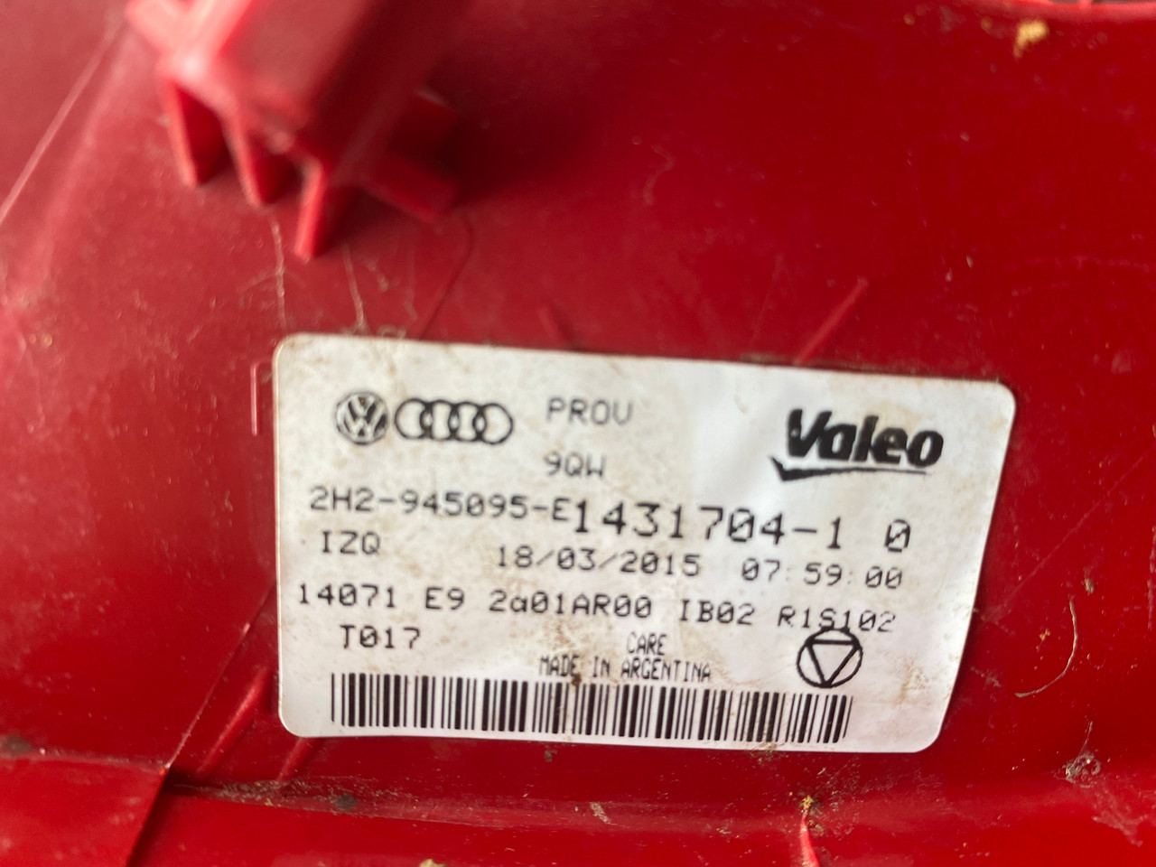 VW AMAROK DUAL CAB USED LH TAIL LIGHT 2H2 945 095 E - Parts 4 European Cars