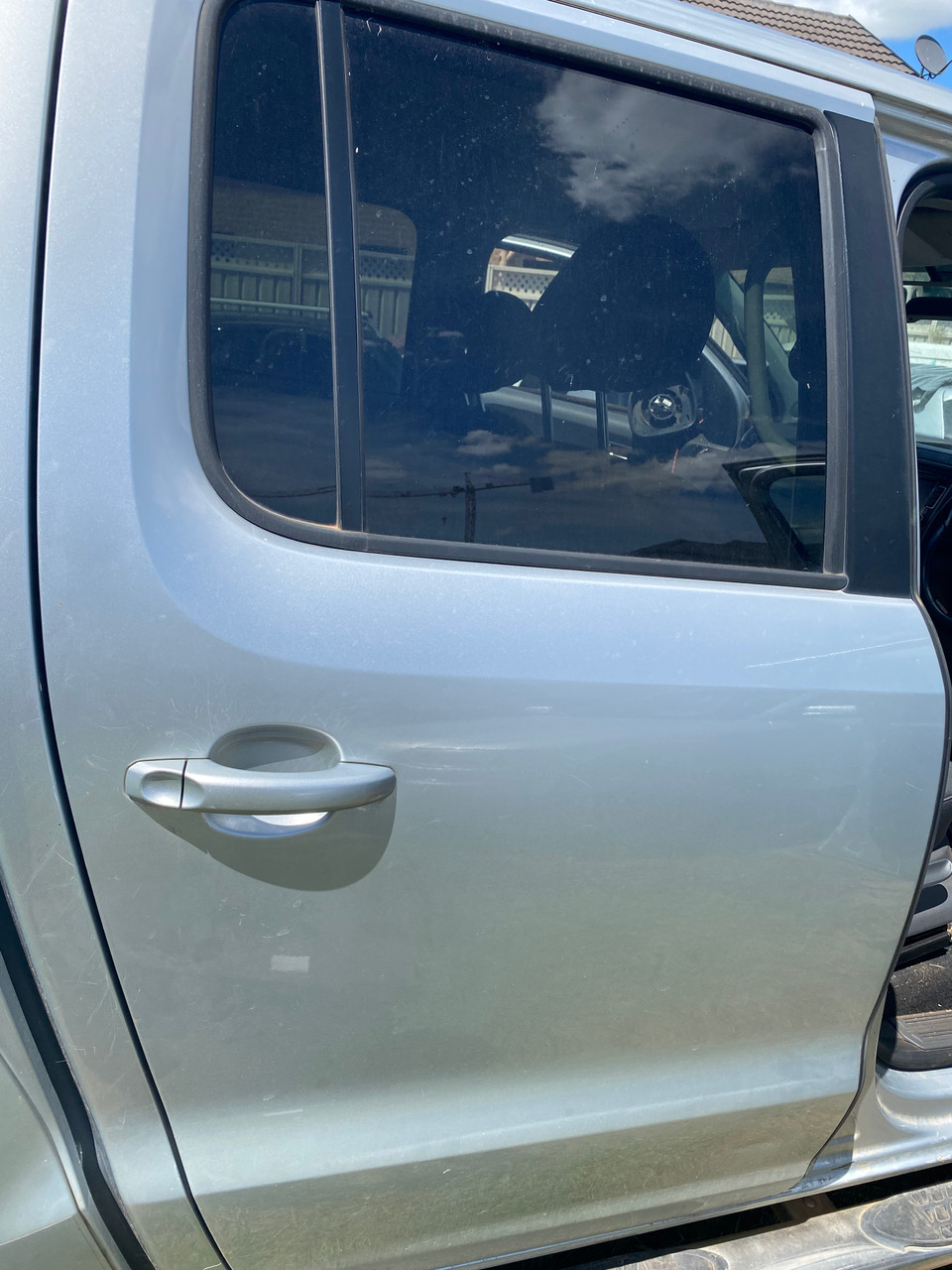 VW AMAROK DUAL CAB USED RHR DOOR SHELL IN SILVER LA7W CODE - Parts 4 ...