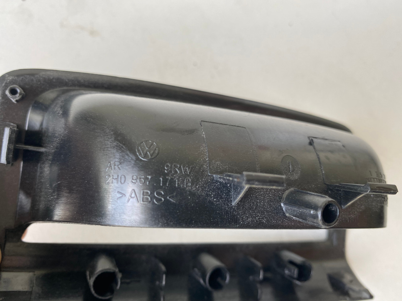 VW AMAROK USED LHF INNER DOOR HANDLE 2H0 867 171 B - Parts 4 European Cars