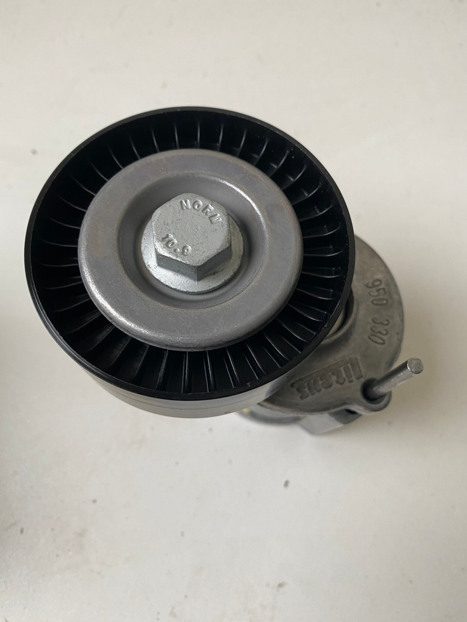 VW AMAROK 2L TDI NEW GATES ACCESORIE BELT TENSIONER T38427 - Parts 4 ...