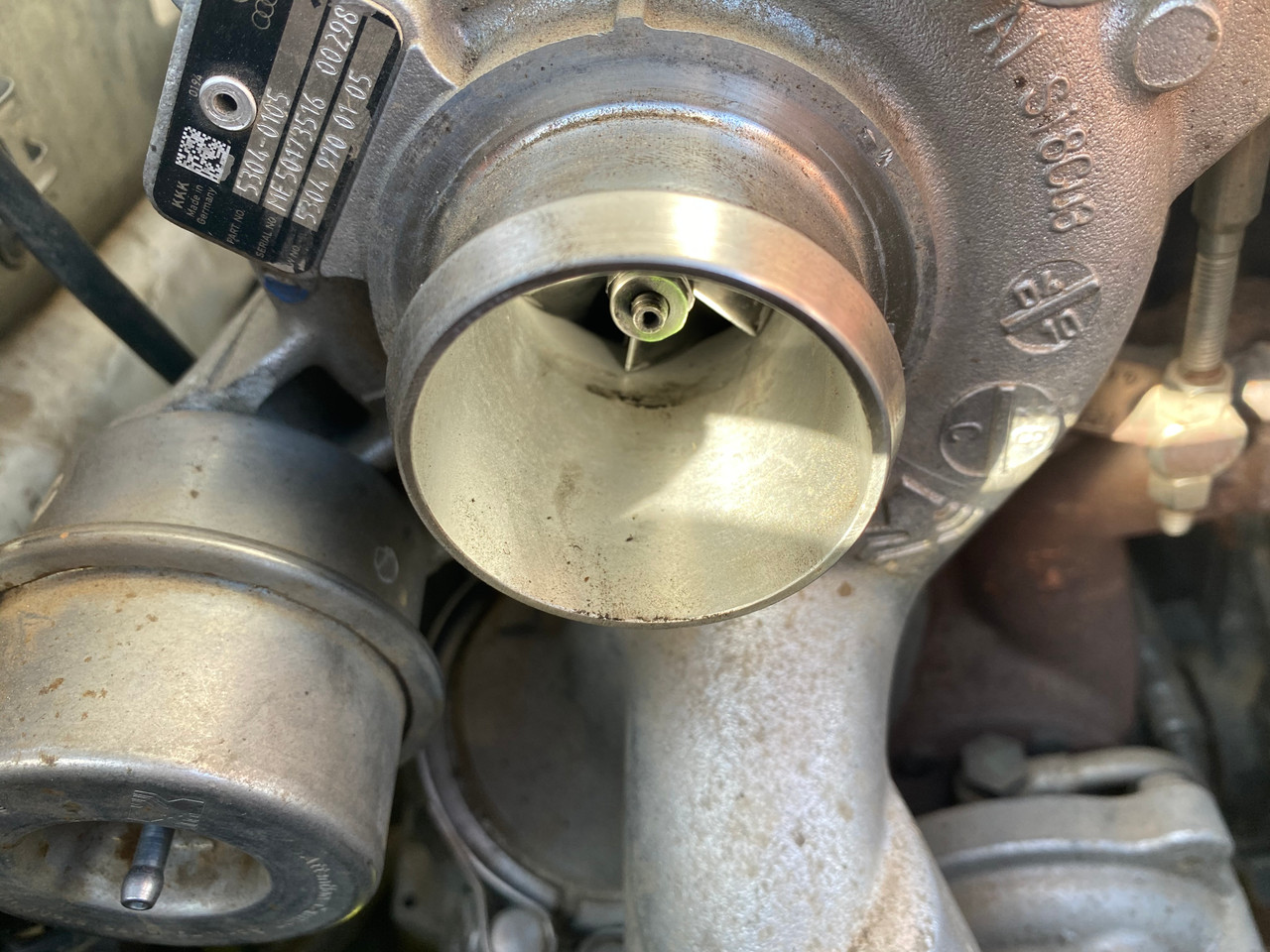 VW AMAROK CDC ENGINE USED TWIN TURBO UNIT KKK 5304 - 0105 - Parts 4 ...