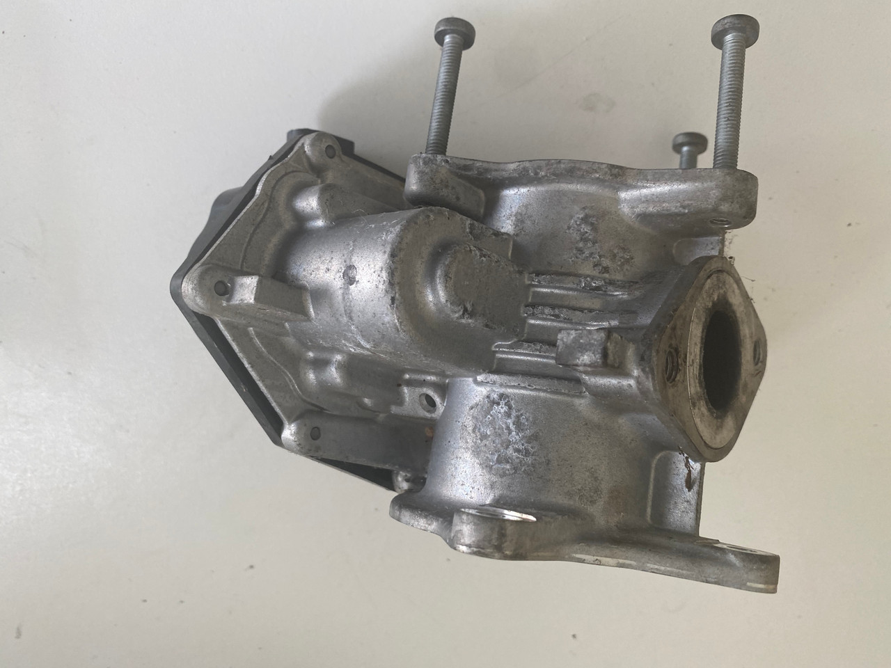 VW AMAROK CSHA ENGINE USED EGR VALVE VALEO V29007881 - Parts 4 European ...