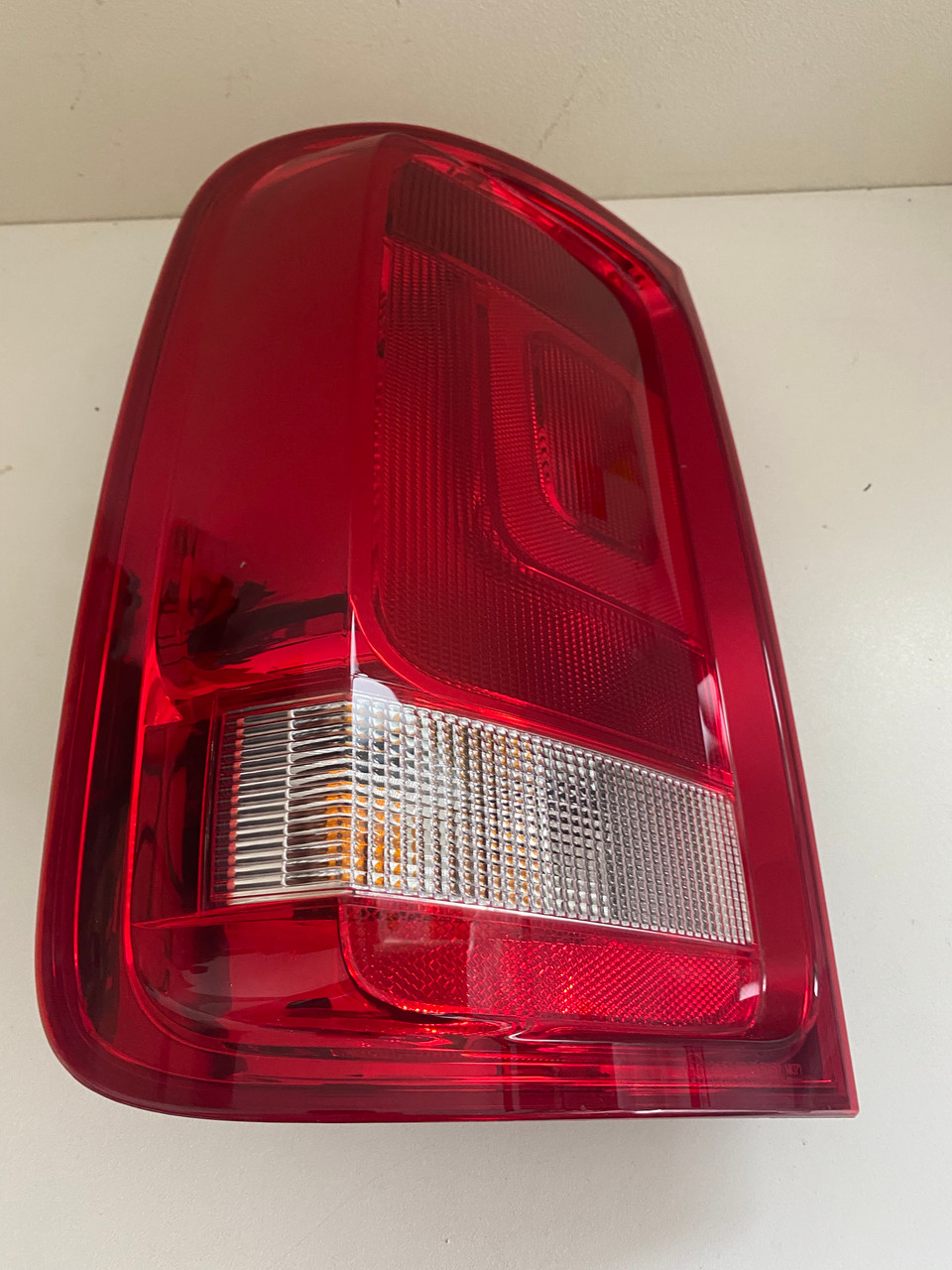 VW AMAROK DUAL CAB USED LH TAILLIGHT 2H2 945 095 H - Parts 4 European Cars