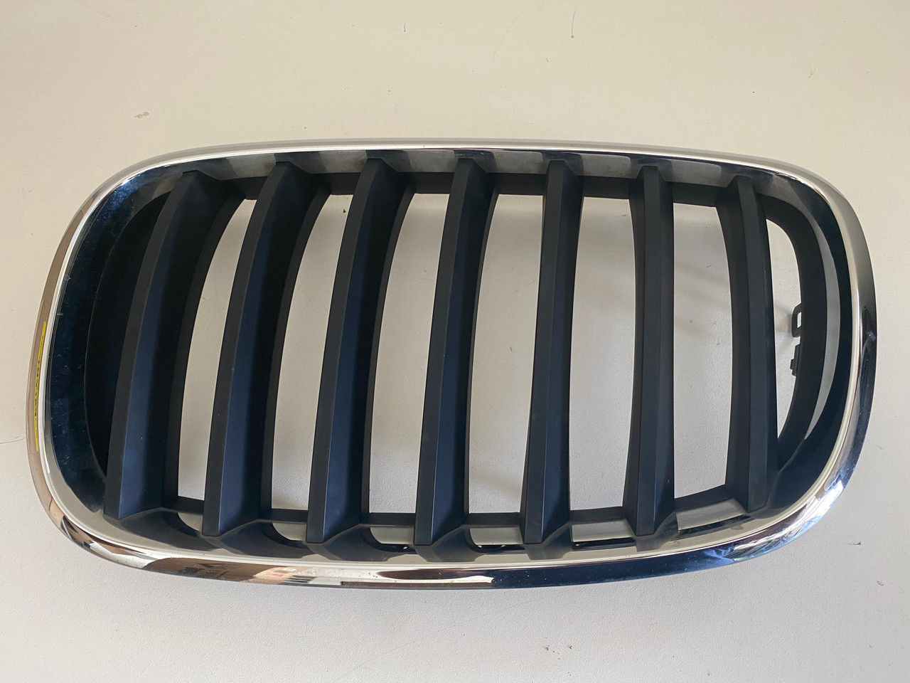 BMW E70 E71 USED GENUINE LH GRILLE 5131 7157687 - Parts 4 European Cars
