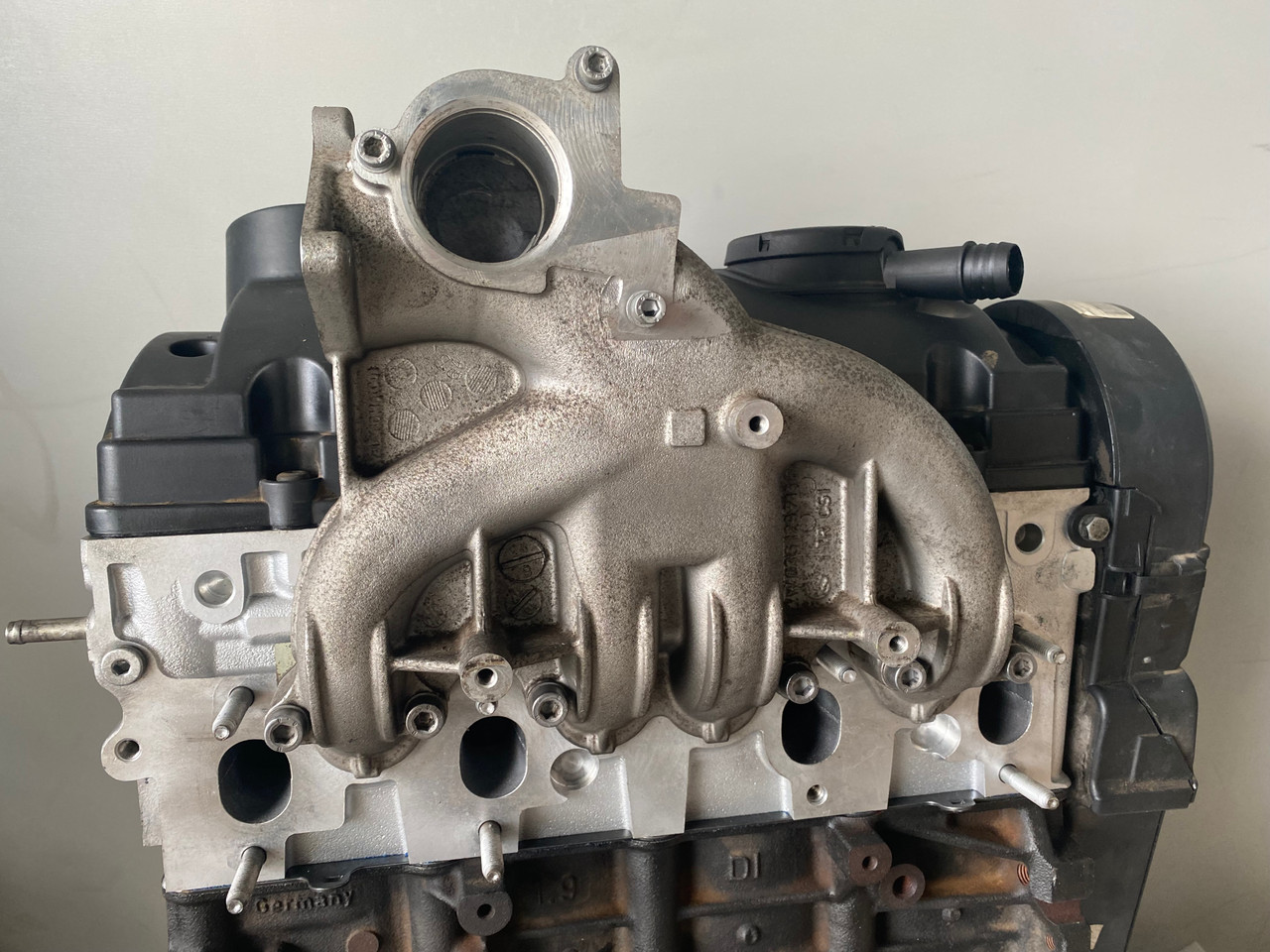 VW TRANSPORTER T5 4 CYLINDER 1.9 DIESEL USED ENGINE BRS CODE TRAVELLED ...