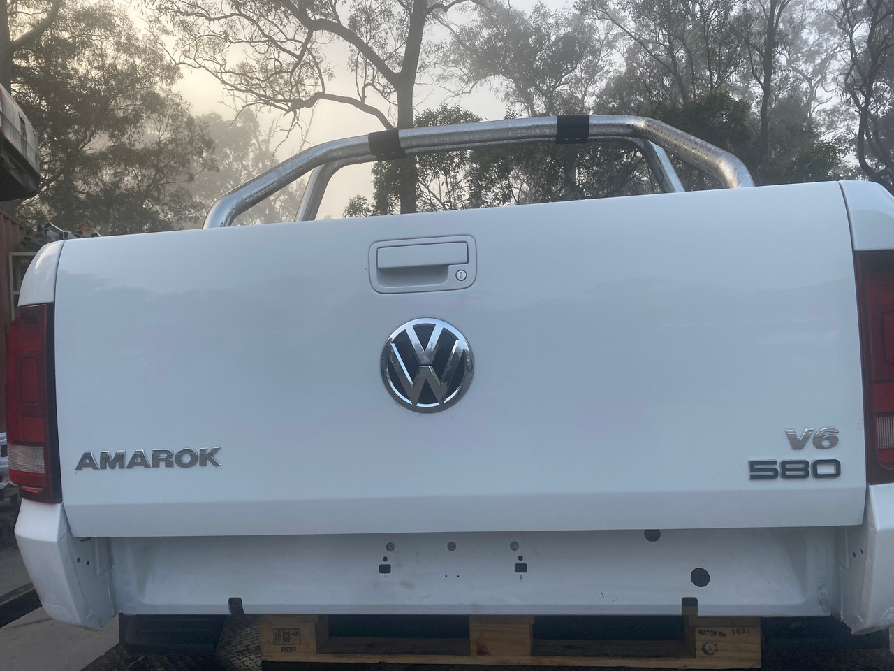 VW AMAROK DUAL CAB V6 580 USED TAILGATE IN WHITE B9A PAINT CODE - Parts ...
