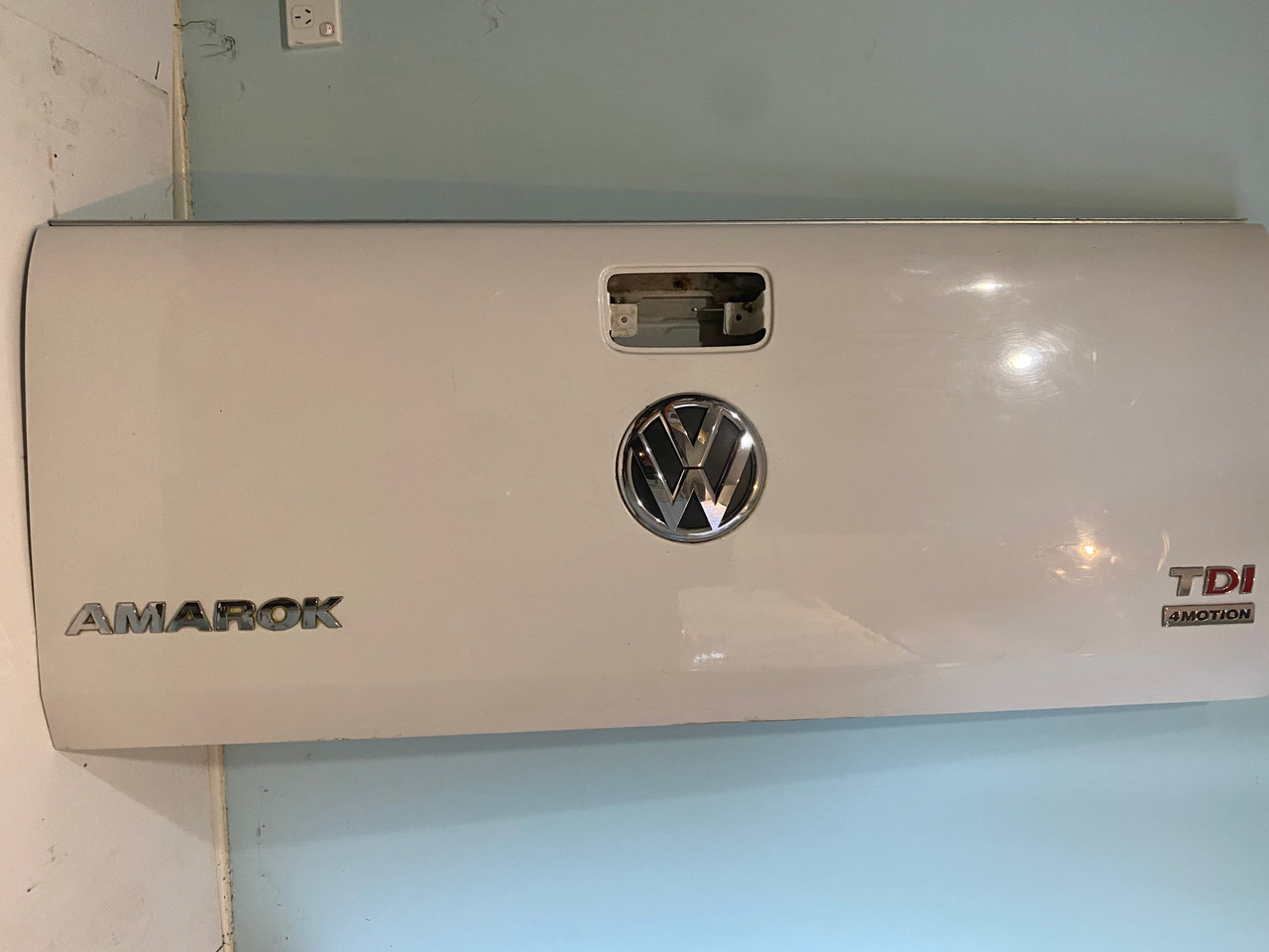 VW AMAROK DUAL CAB USED TAILGATE IN WHITE B9A PAINT CODE - Parts 4 ...